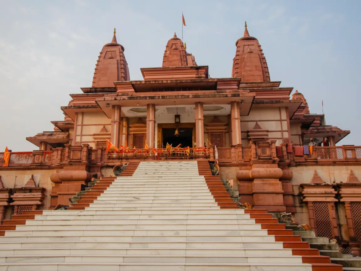 Shri Hanuman Dham Ramnagar Uttarakhand — Temple Guide, Timings ...