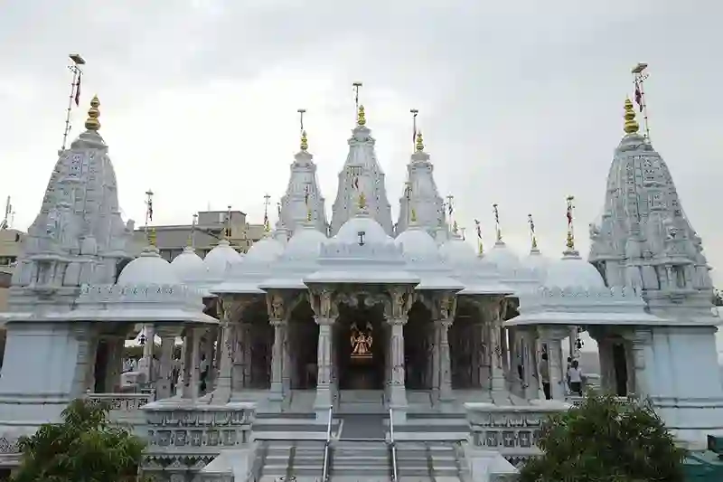 Shree Swaminarayan Temple Ahmedabad (Kalupur) Guide 2026 | Timings ...