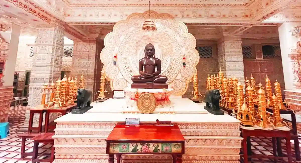 Sri Adinath Digambar Jain Mandir Khajuraho Guide 2026 | Timings, Entry ...