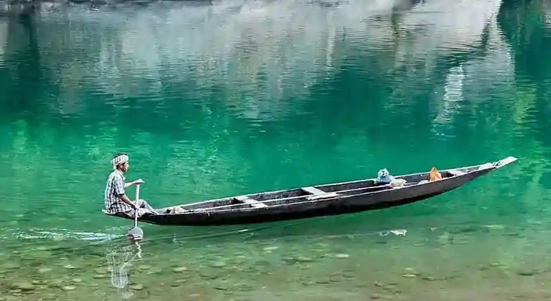 Umngot River Dawki – The Crystal Clear River of Meghalaya